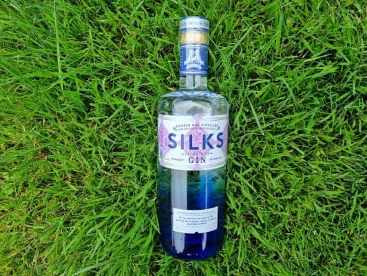 Irish Gin Guide: Brands, Botanicals, and Where to Drink It in Ireland ...