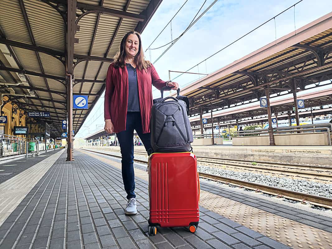 Best Luggage For Europe Train Travel Reviews 2021 2022 Best Luggage For Europe Train Travel Reviews 2021 2022