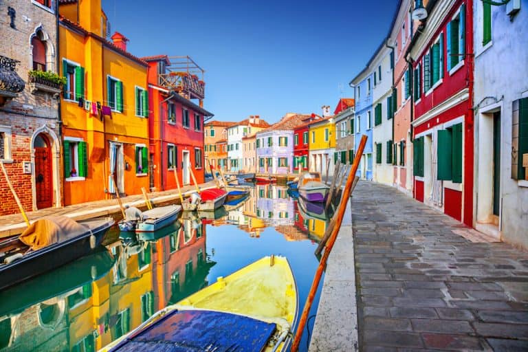 12 Of The Prettiest Small Italian Towns And Villages Worth A Trip