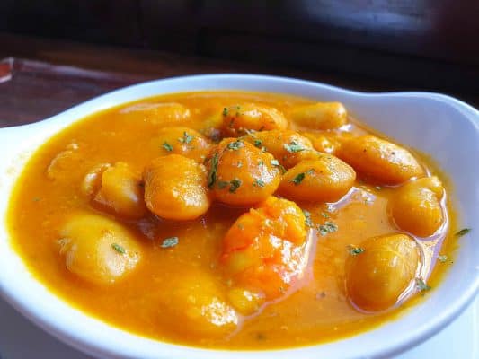 Traditional Vegetarian Spanish White Beans Stew Recipe